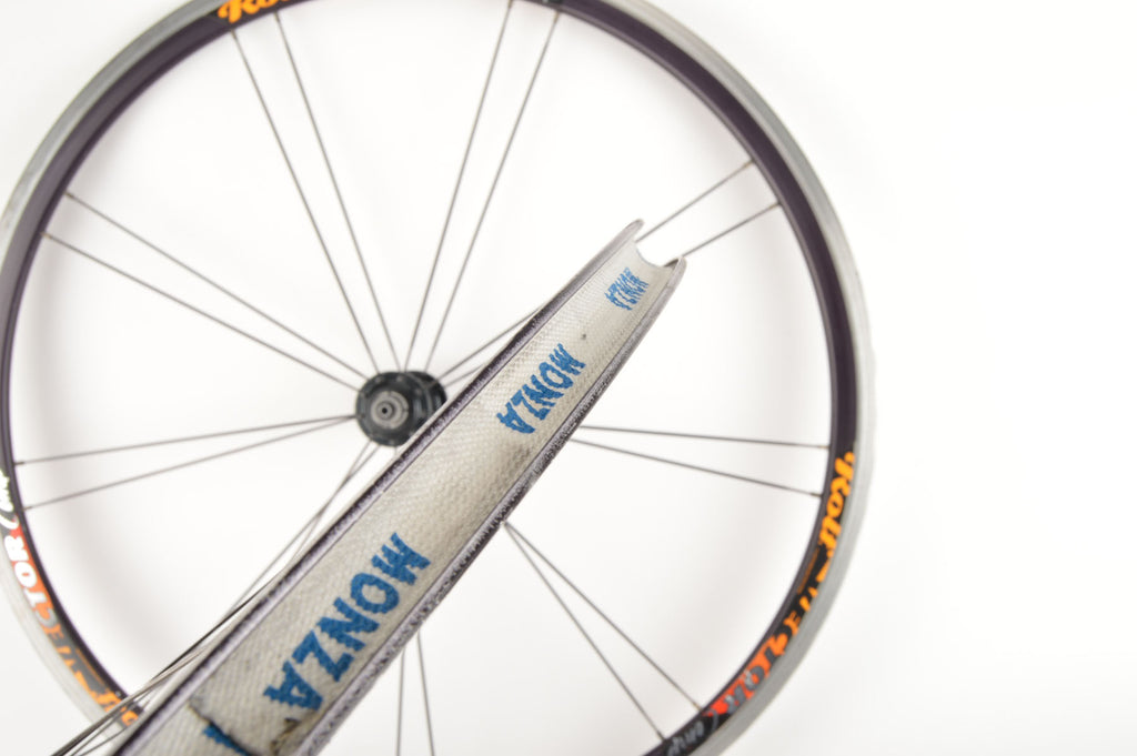 Wheelset with Rolf Vector Pro Clincher Rims and Rolf Hubs – Velosaloon.com