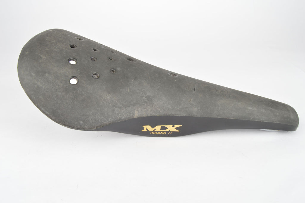 Hsiang Li MX plastic saddle from the 1980s – Velosaloon.com